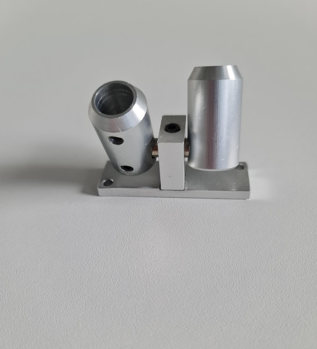 A607 - "V" Hanger for Double Pitched Roof – Hand Rail Industries
